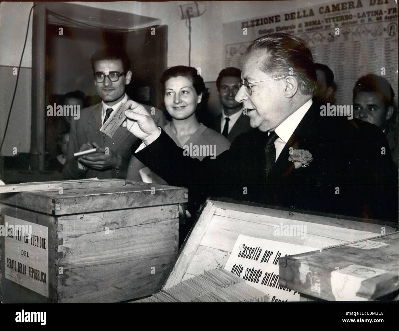 1953 ape actor daisy hi-res stock photography and images - Alamy