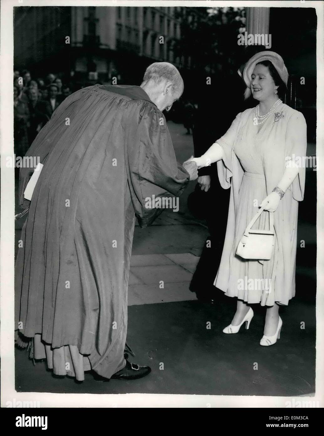Queen dean westminster abbey hi-res stock photography and images - Alamy