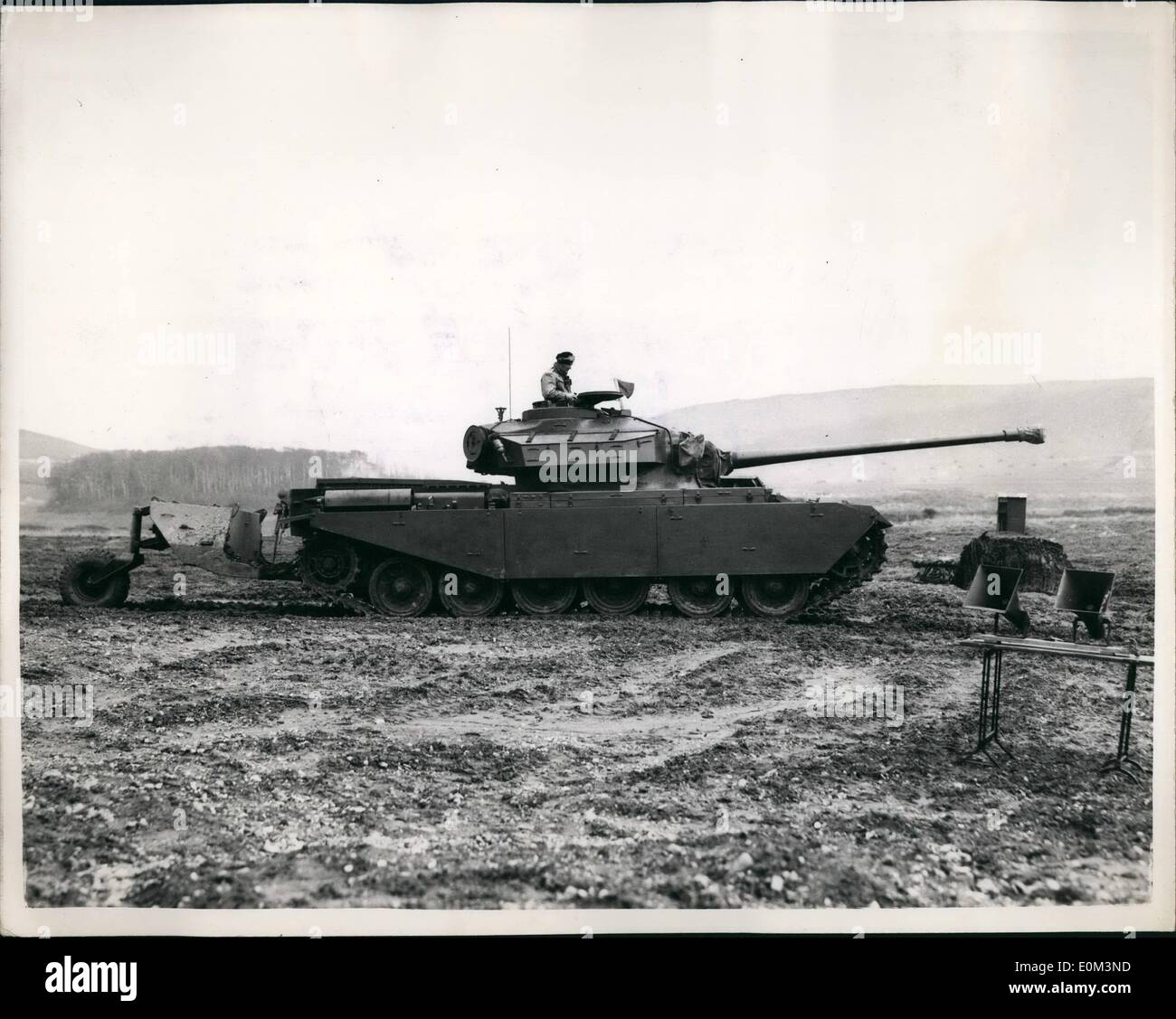 Defense machine hi-res stock photography and images - Alamy