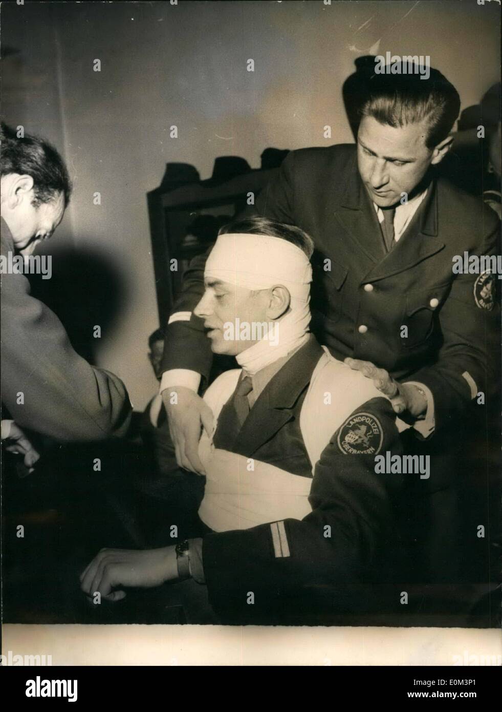 May 05, 1953 - West German police trained by Red Cross ambulance ...