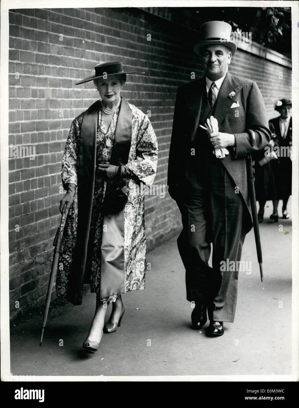 Lady docker hi-res stock photography and images - Alamy