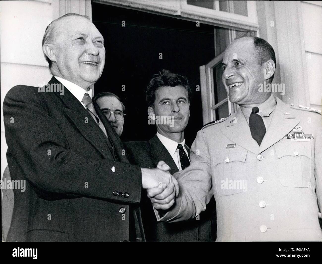 Jun. 06, 1953 - General Ridgway says good-by to Europe: General Matthew ...