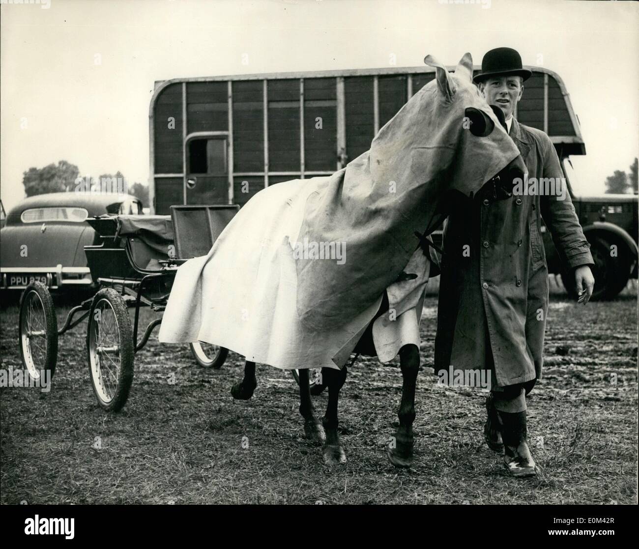May 05, 1953 - Royal Windsor Horse Show Protected From The Rain: Photo ...