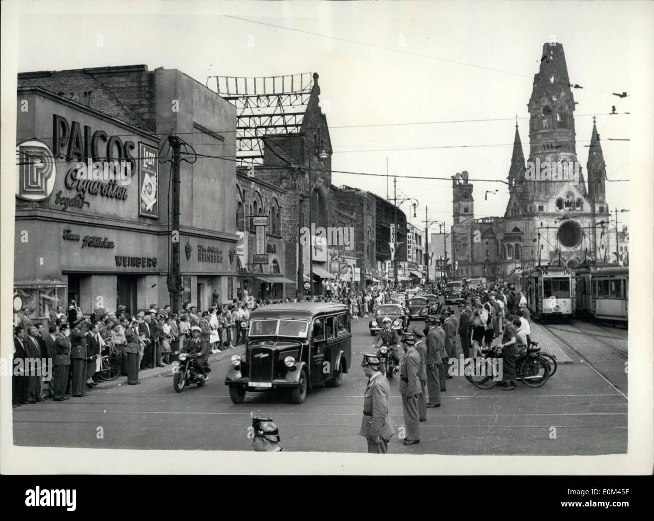 Half million killed hi-res stock photography and images - Alamy