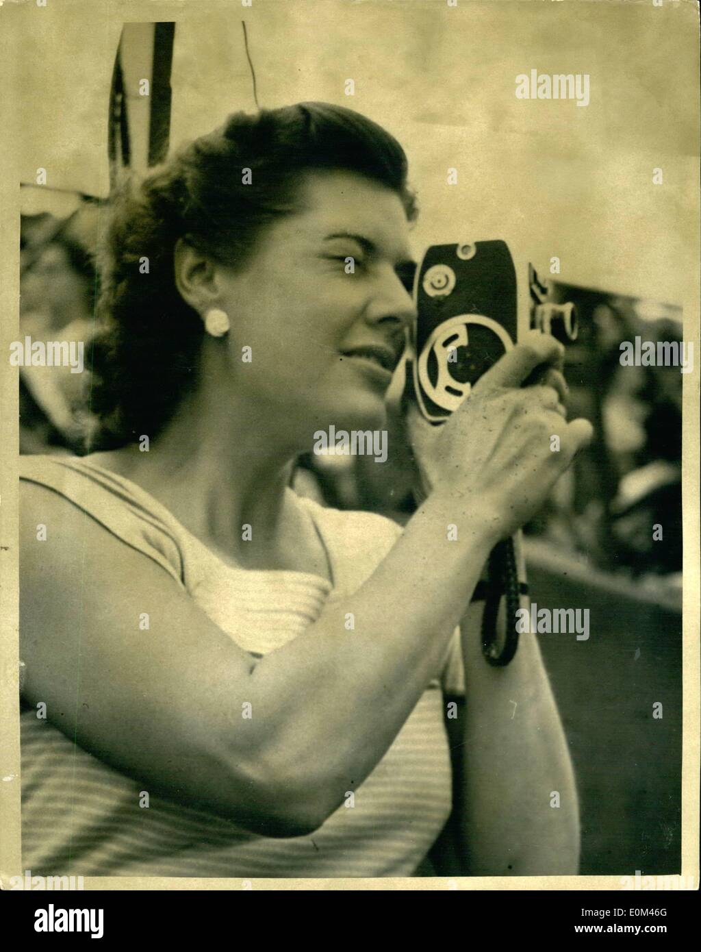 Jun. 06, 1953 - Wimbledon Tennis Tournament: Photo shows Mrs. Drobny ...