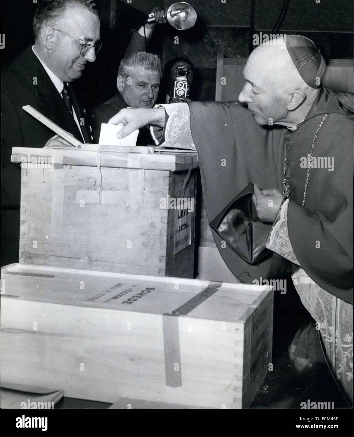 Schuster hi-res stock photography and images - Alamy