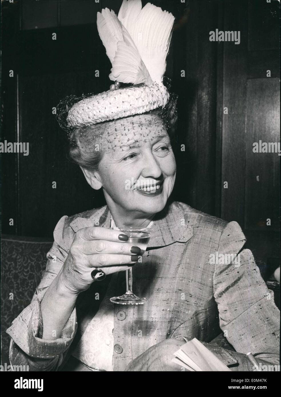 Jun. 13, 1953 - Hollywood Gossip Hedda Hopper In Munich: Hedda Hopper ...