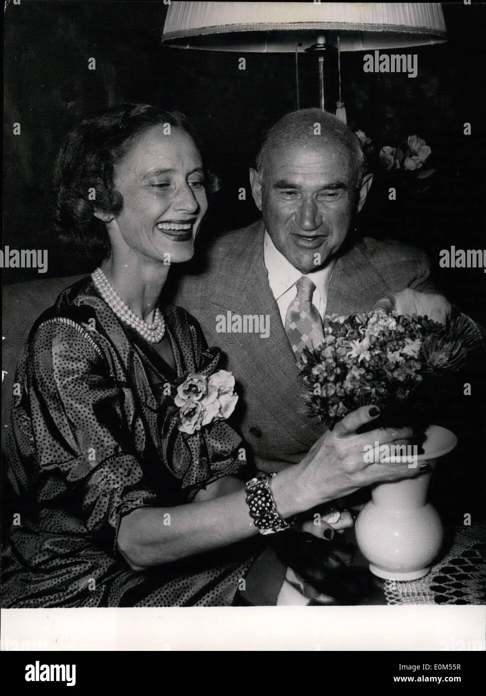Jul. 07, 1953 - On their trip through Germany, Samuel Goldwyn, well ...