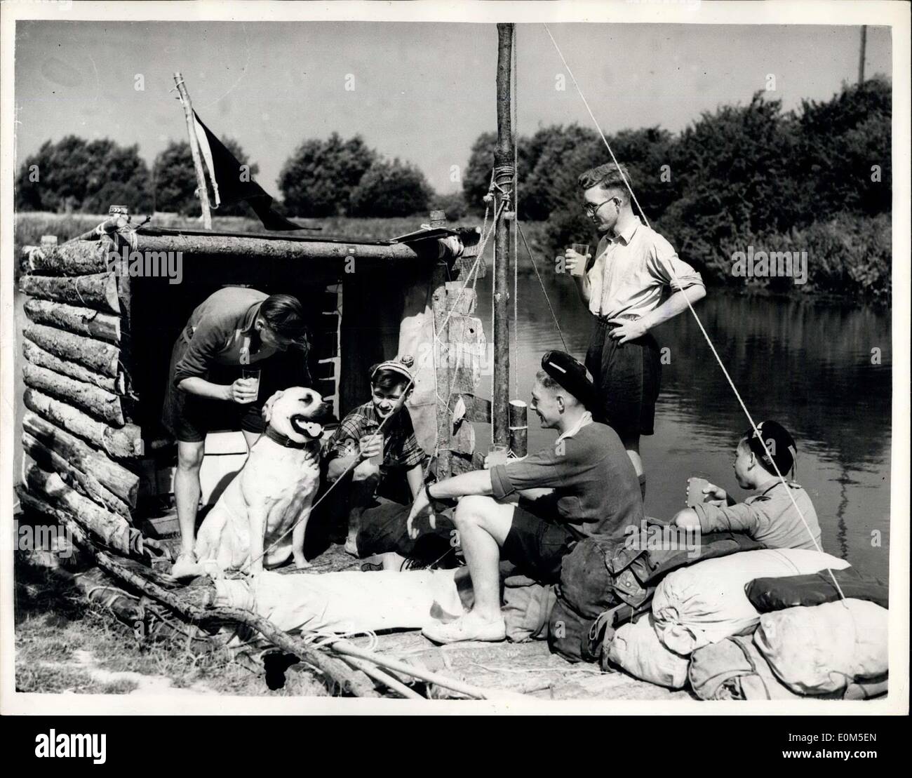 Aug. 13, 1953 - The Kon TIki boys comes cruising down the Thames.: Old ...