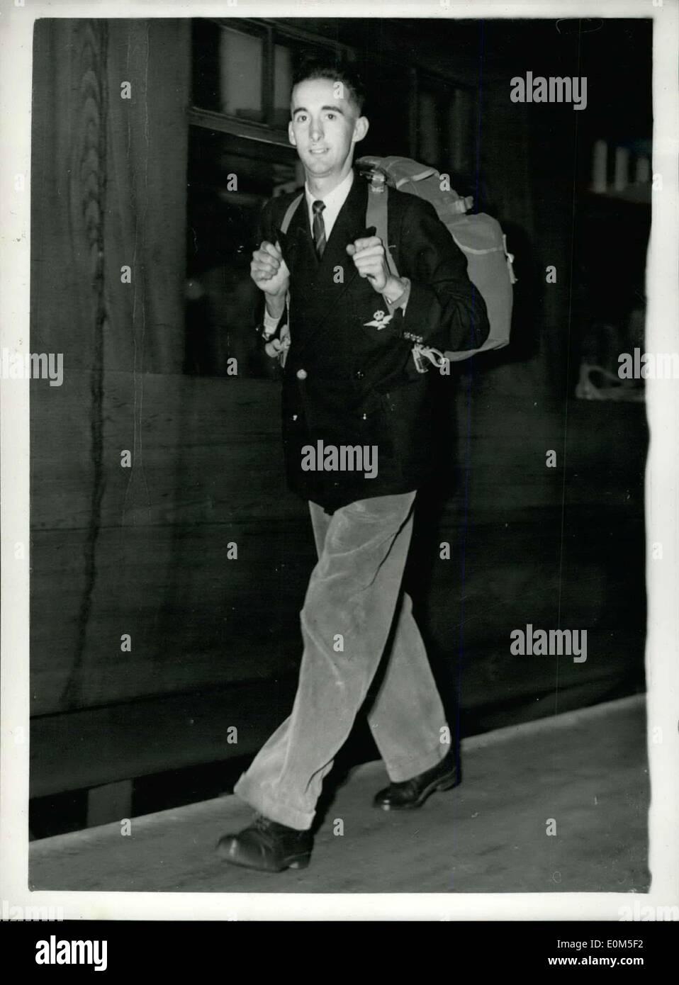 Aug. 14, 1953 - Gordon Pirie leaves for Norway: Gordon Pirie, Britain's ...