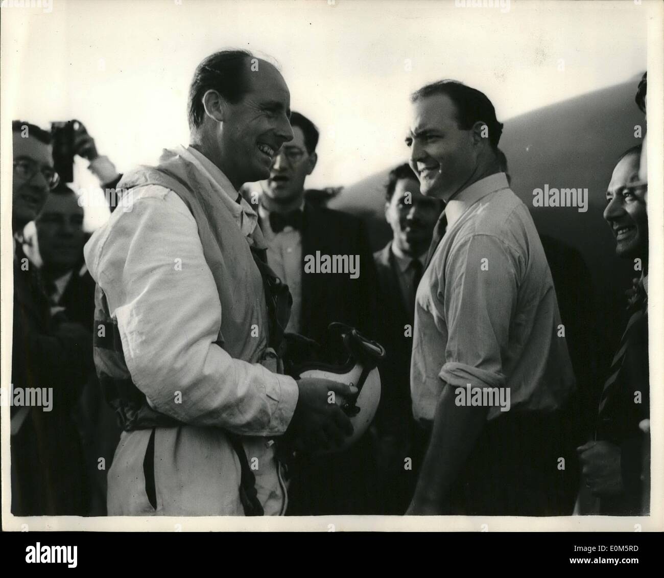 Aug. 31, 1953 - 31-8-53 Neville Duke attempts World Speed Record chats ...