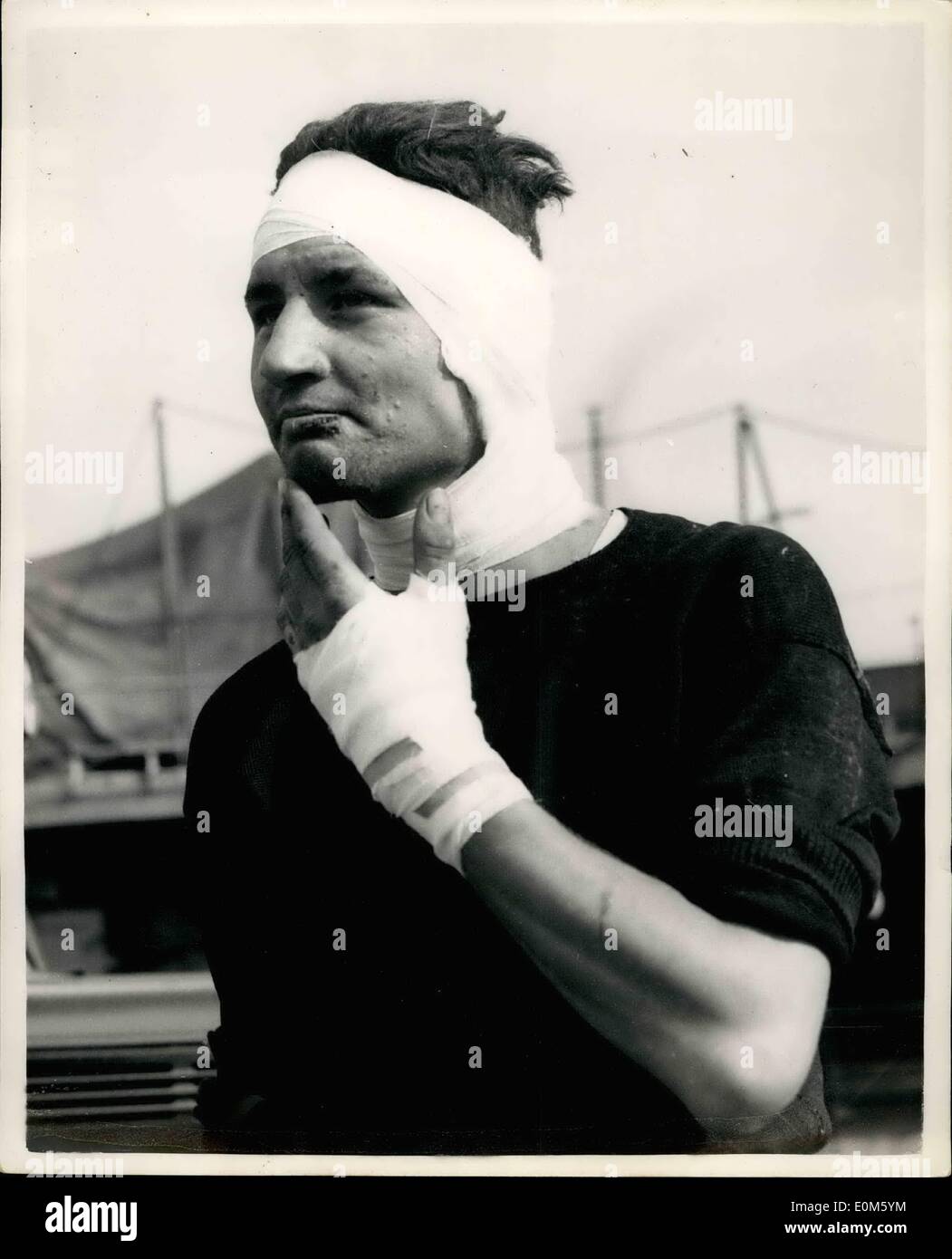 Injured mariner hi-res stock photography and images - Alamy
