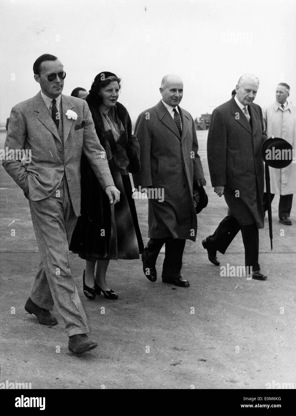 Queen juliana prince bernhard netherlands hi-res stock photography and ...