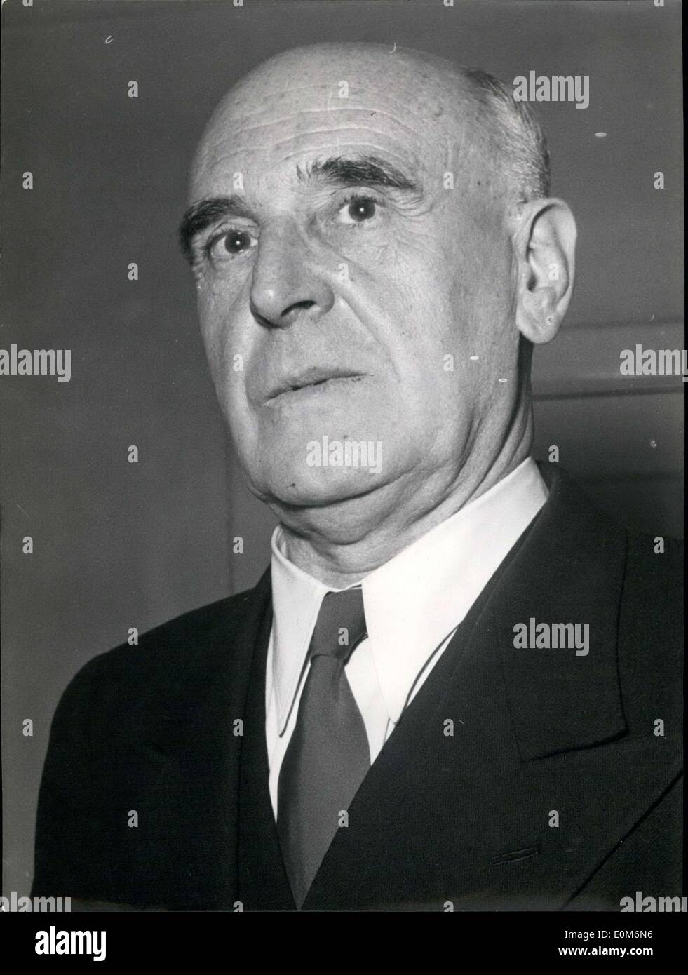 Oct. 26, 1953 - Pictured is the successor to Waldemar Kraft, Dr. Carl ...