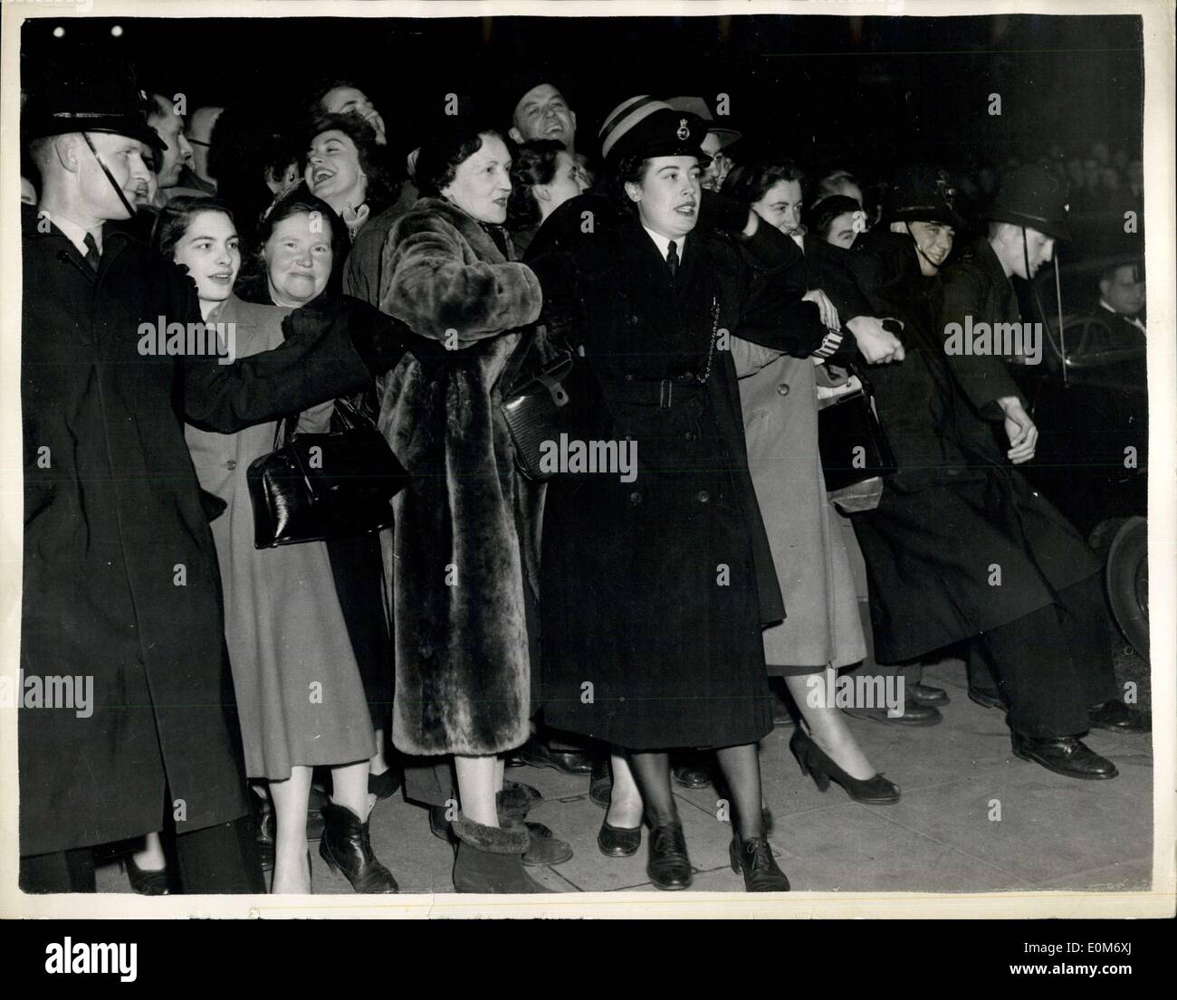 Nov. 06, 1953 - Police Keeps Back at the Crowds at London Airport First ...