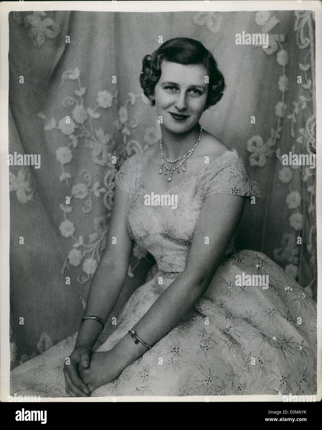 Cecil beaton coronation hi-res stock photography and images - Alamy