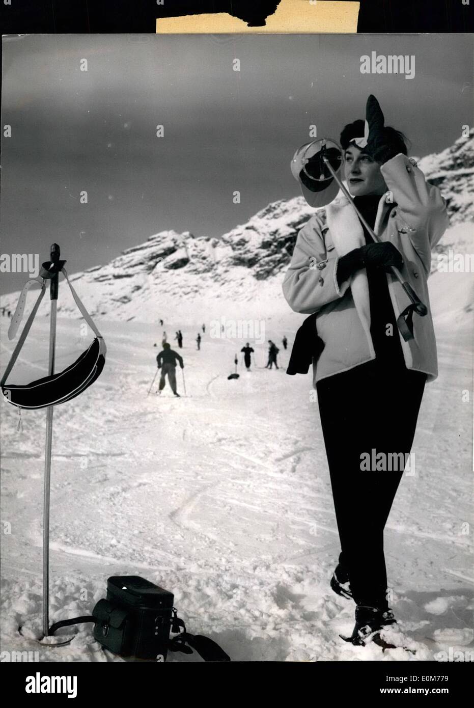 Historical archive ski hi-res stock photography and images - Alamy