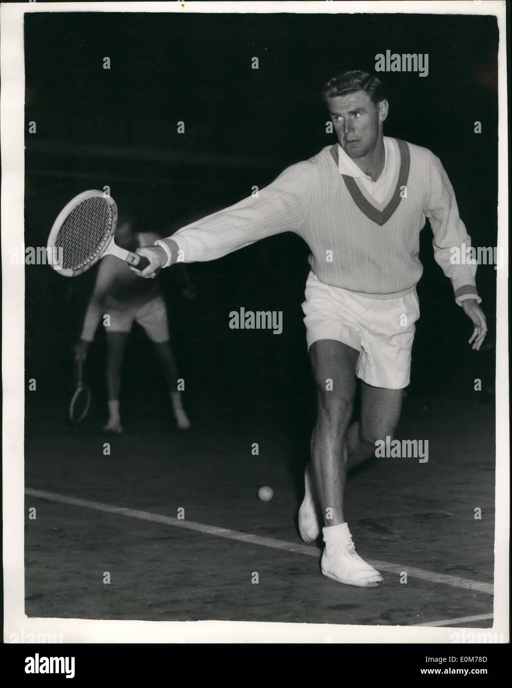 Indoor professional lawn tennis hi-res stock photography and images - Alamy