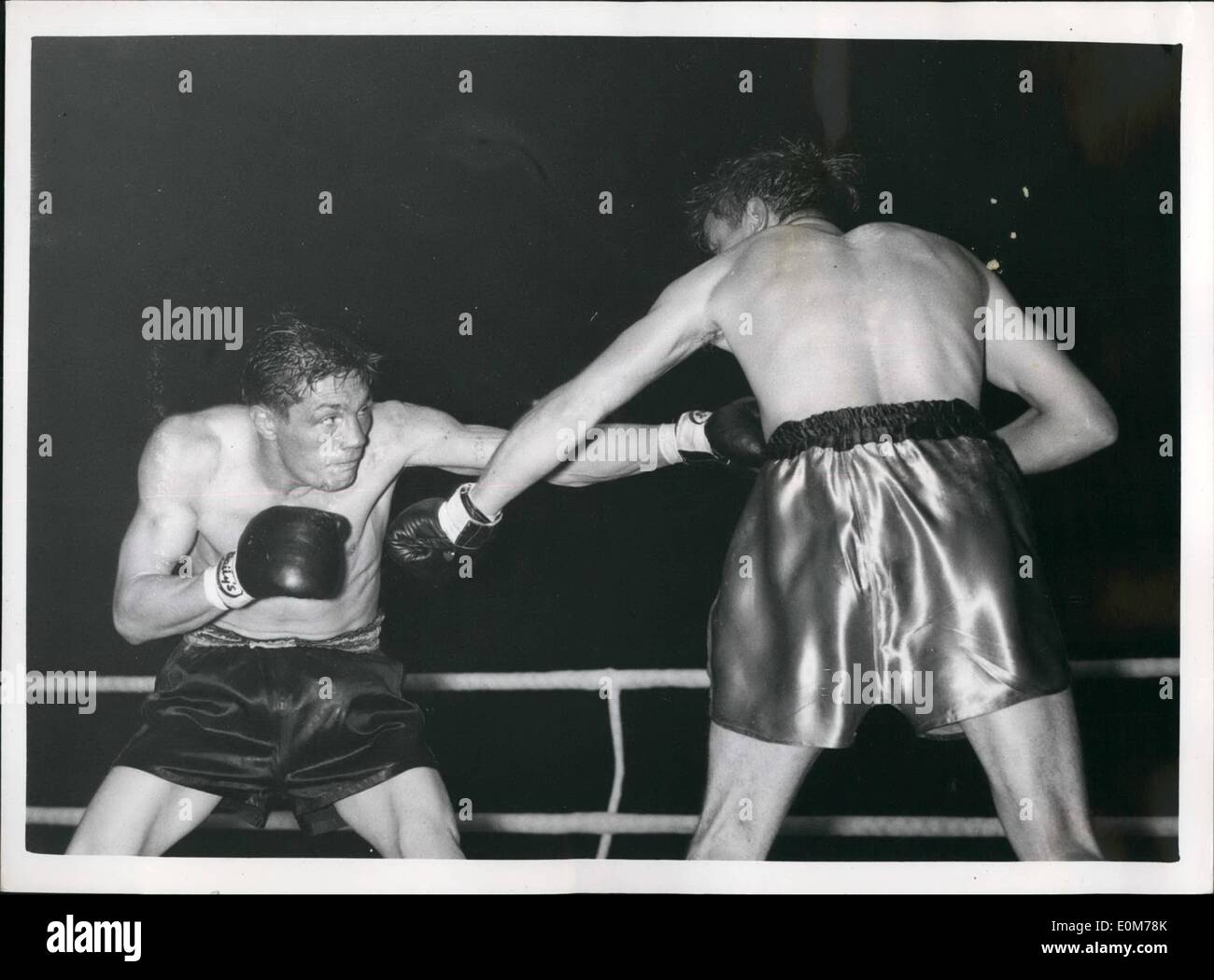 Nov. 11, 1953 - Famechon Beats McCarthy On Points. Photo shows Ray ...
