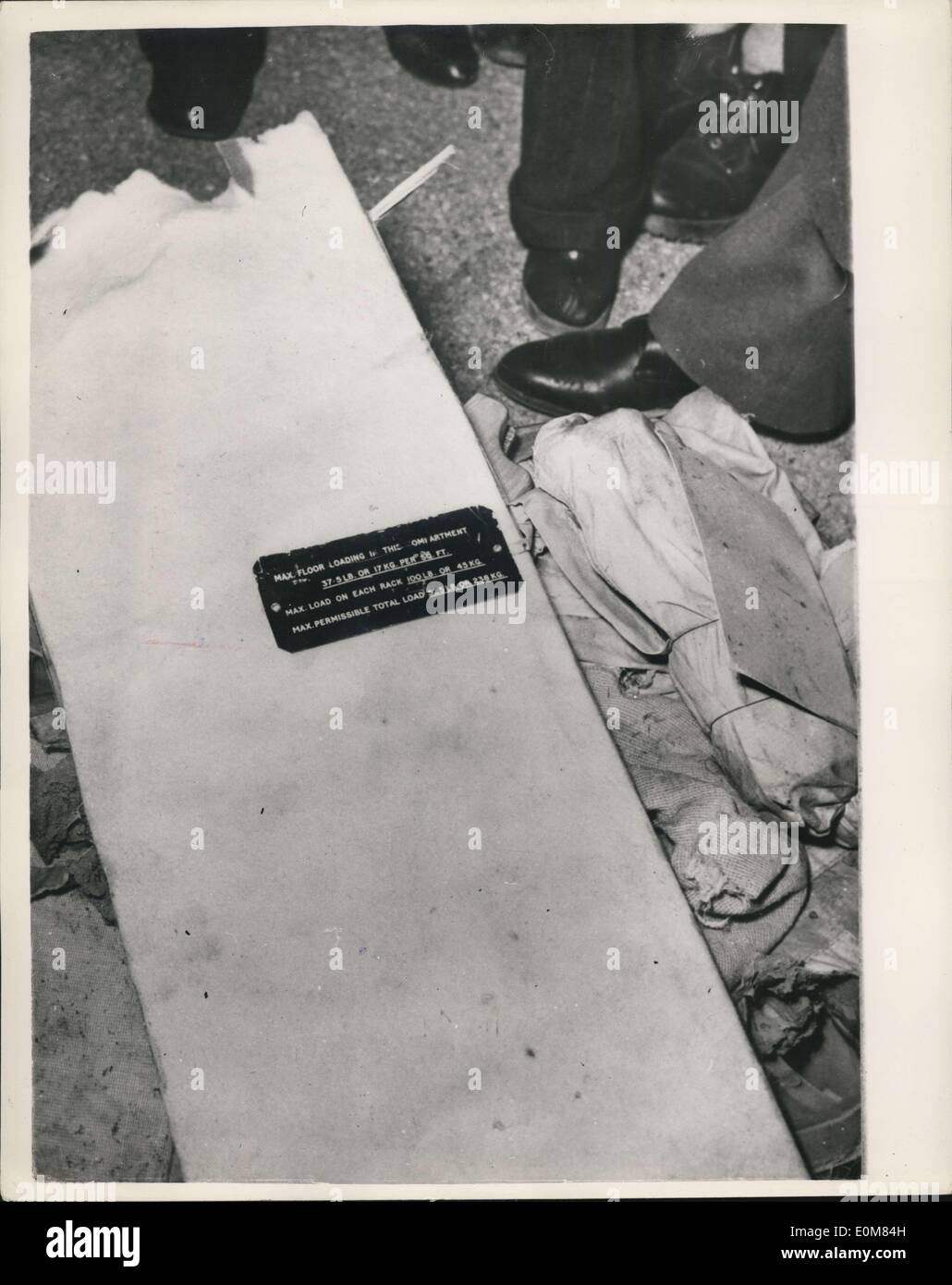 Wreckage brought hi-res stock photography and images - Alamy