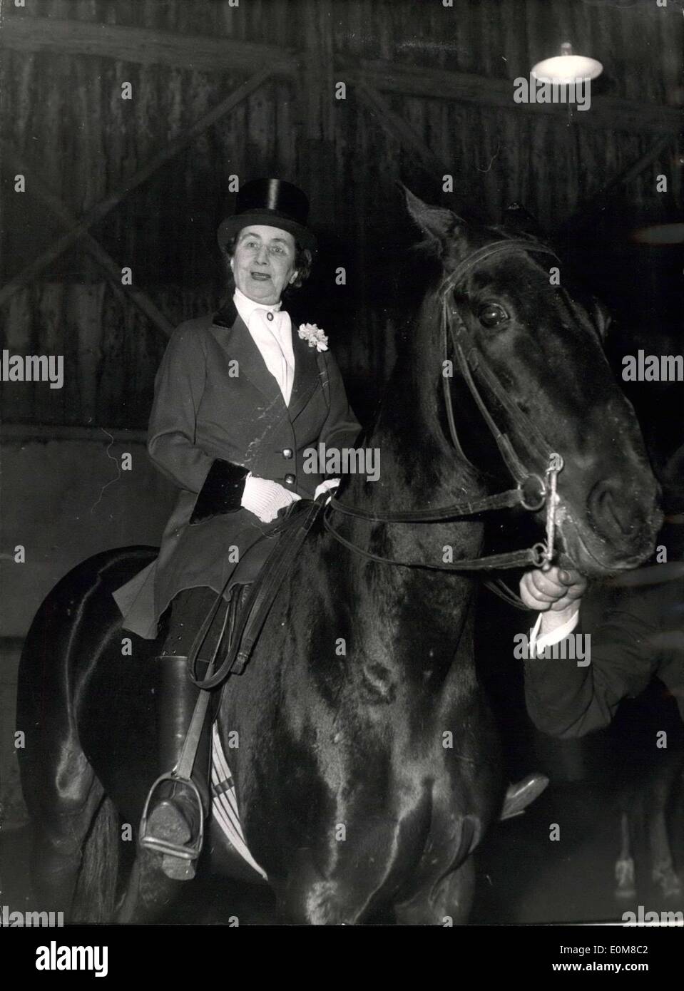 Circus rider hi-res stock photography and images - Alamy