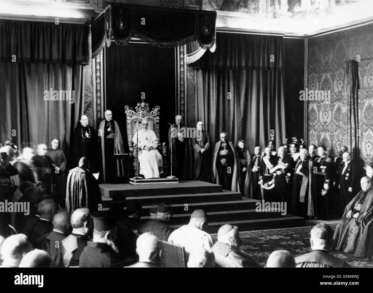Pope Pius XII makes his Christmas broadcast Stock Photo - Alamy