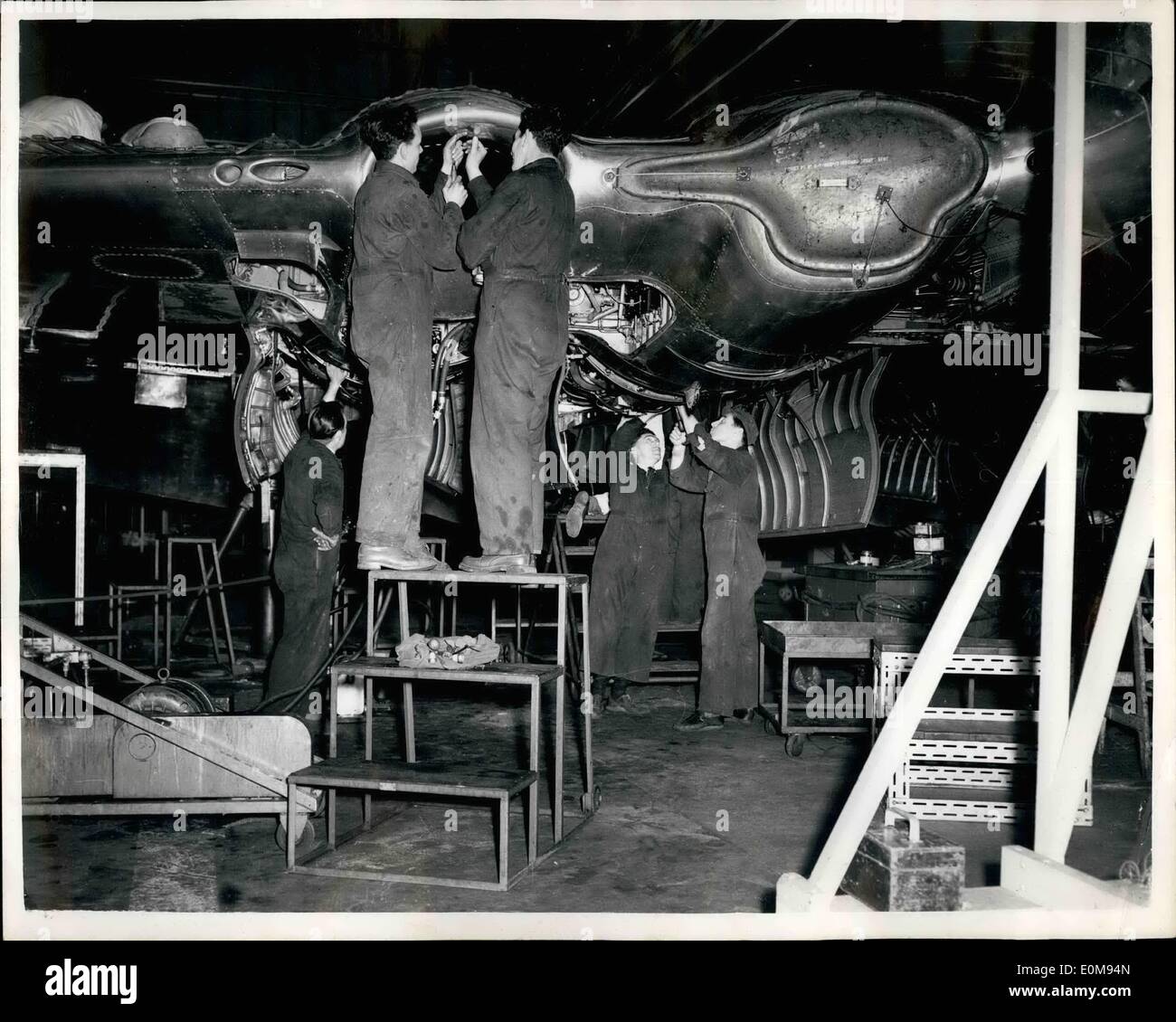 Jan. 01, 1954 - The ''Comets'' Have Their Detailed Strip-Down ...