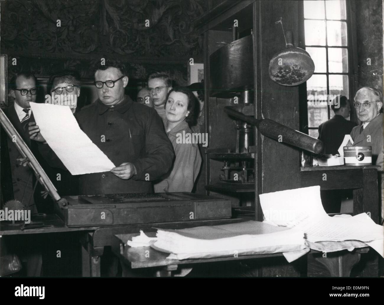 Hand printing press hi-res stock photography and images - Alamy