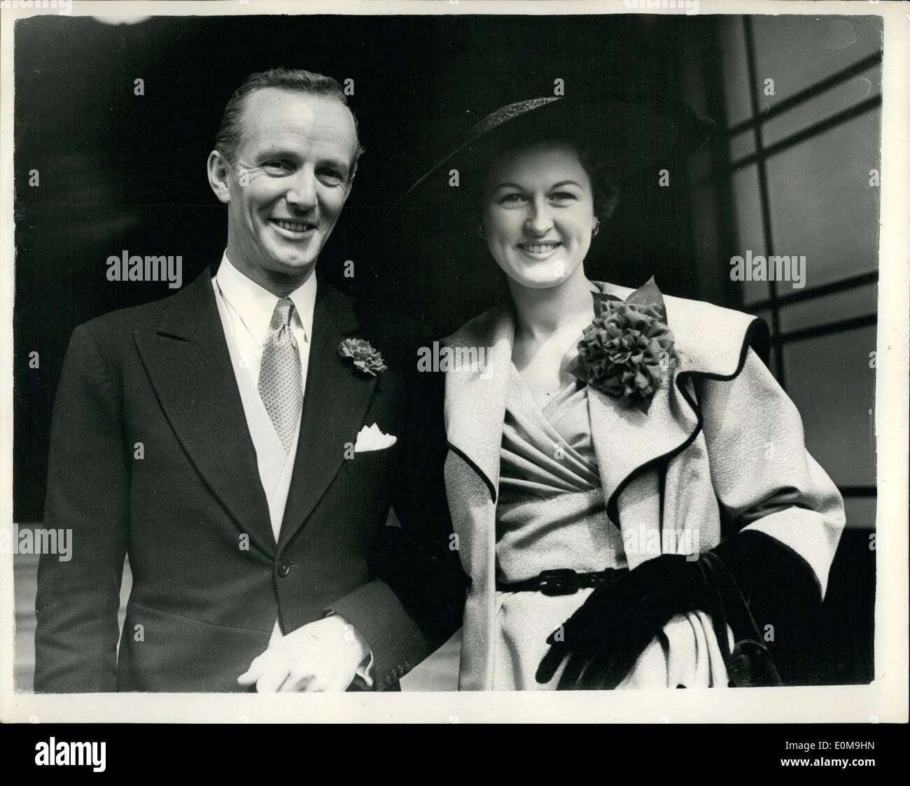 Apr. 04, 1954 - Television's MacDonald Hobley Weds Mannequin: The ...