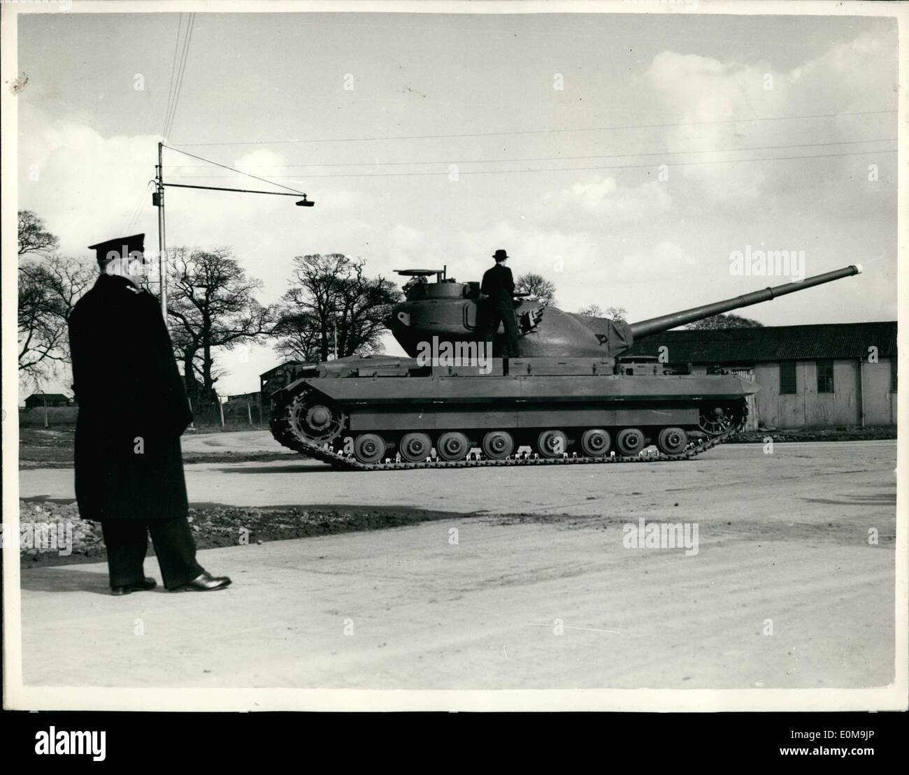 Apr. 04, 1954 - ''The Conqueror'' The Army's New Heavy Gun Tank On Show ...
