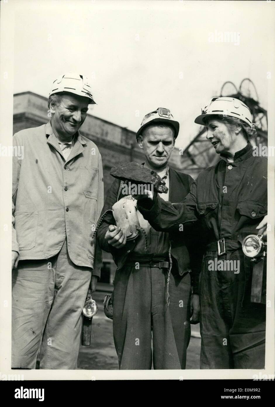 Lady docker hi-res stock photography and images - Alamy