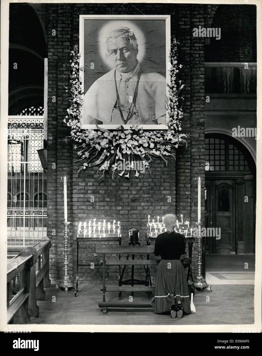 May 05, 1954 - Portrait of Pope Pius X in Westminster Cathedral ...