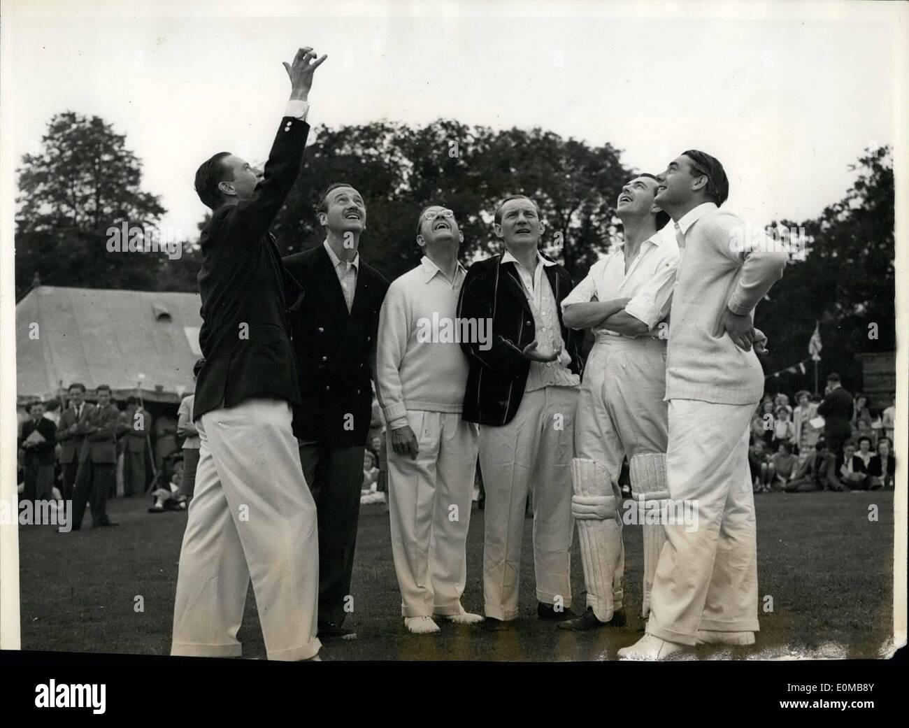 Cross cricket hi-res stock photography and images - Alamy