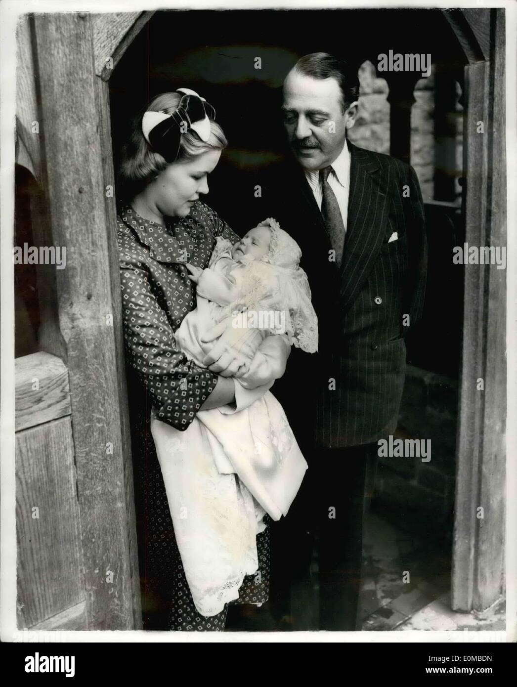 Babys first look hi-res stock photography and images - Alamy