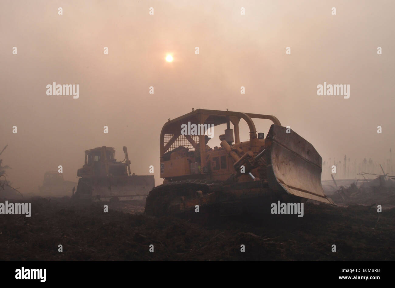Bulldozers hi-res stock photography and images - Alamy