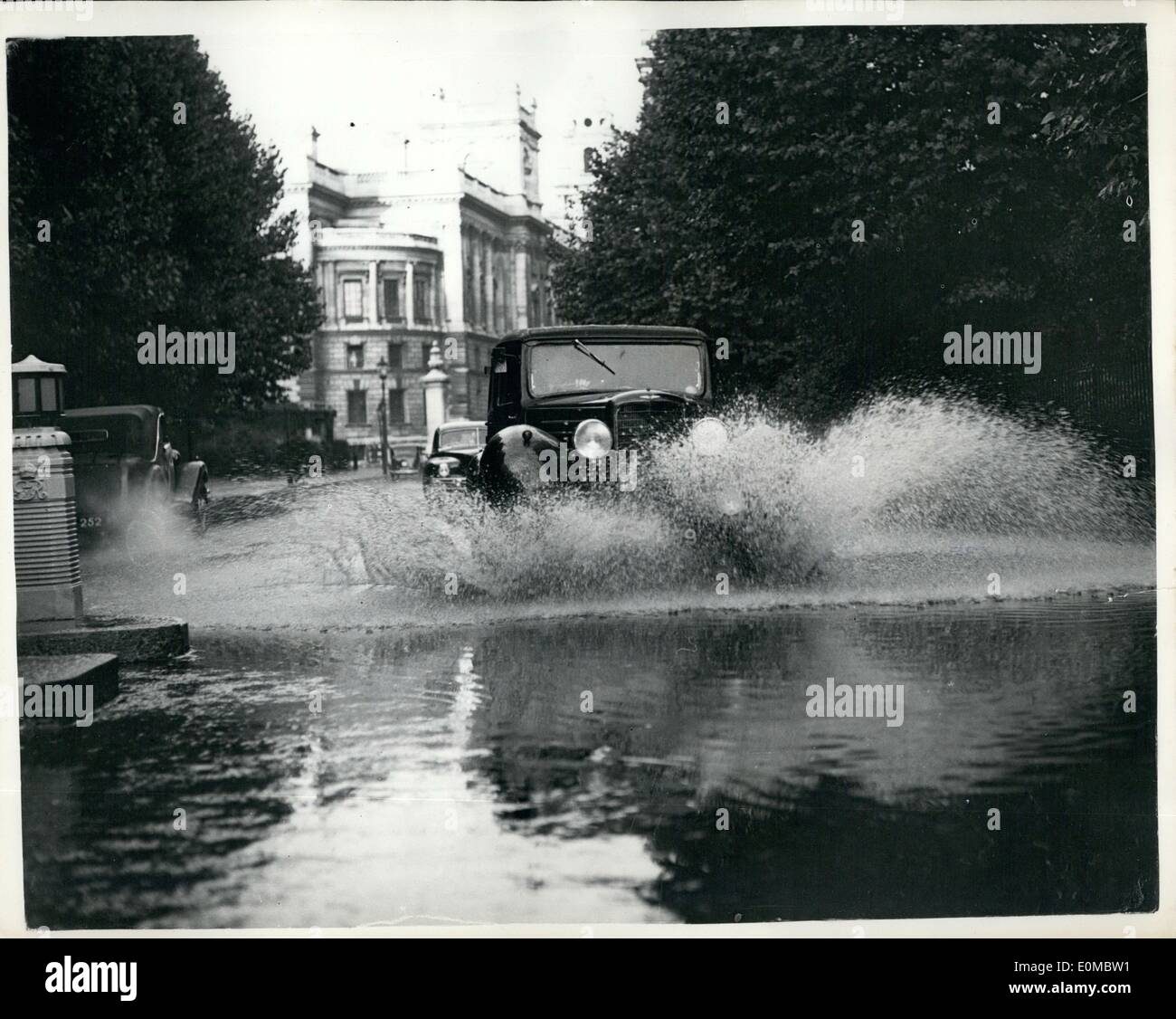 London storm 1954 hi-res stock photography and images - Alamy