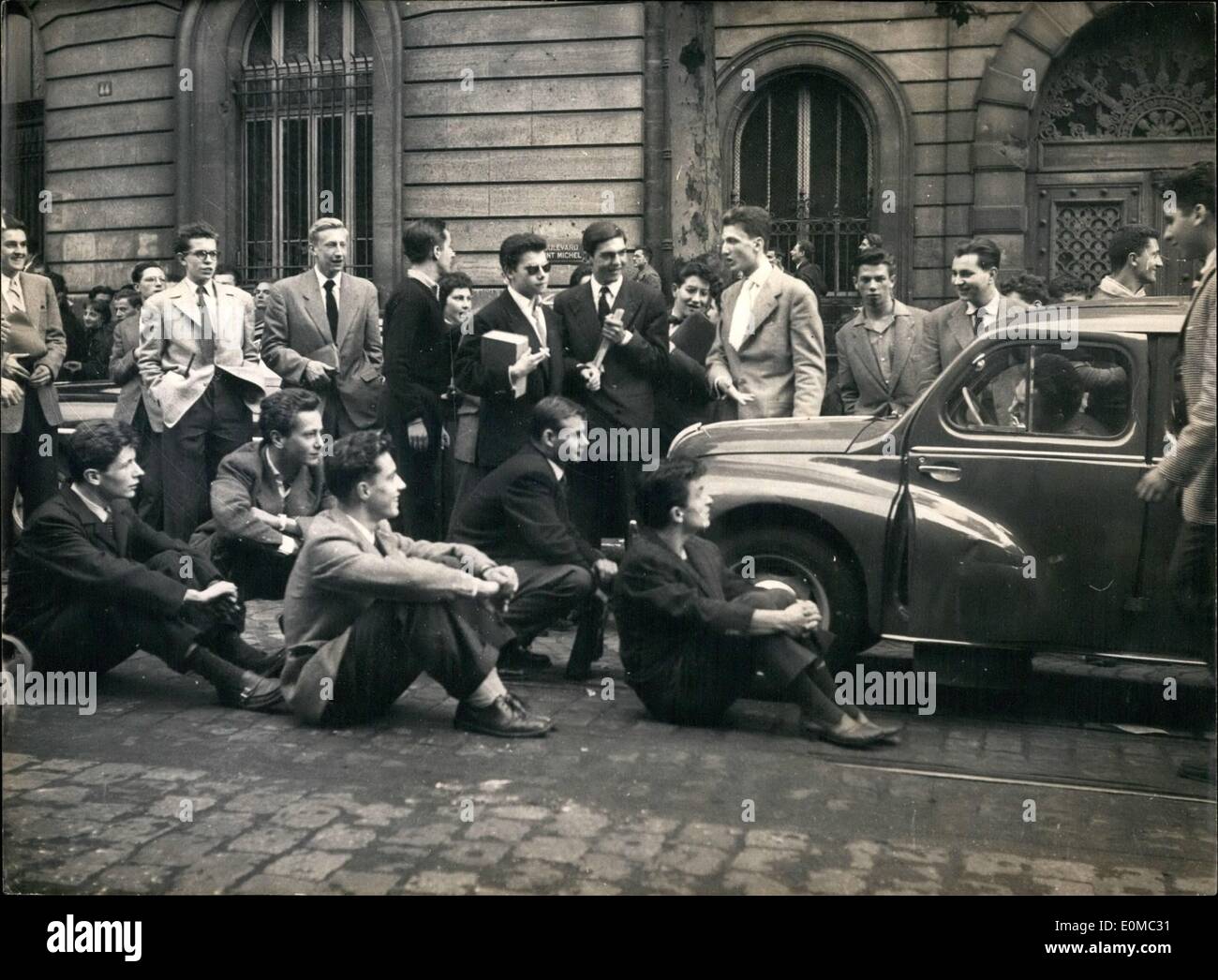 Jun. 06, 1954 - Paris students stage boisterous demonstration in the ...