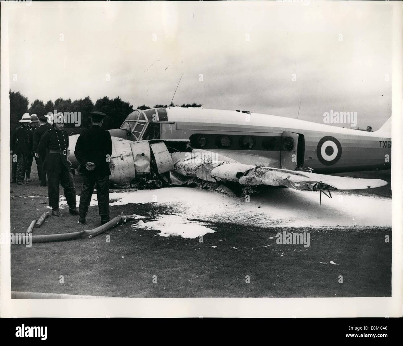 Aug. 08, 1954 - Plane crashes in Road - R.A.F. Pilot swerves through ...