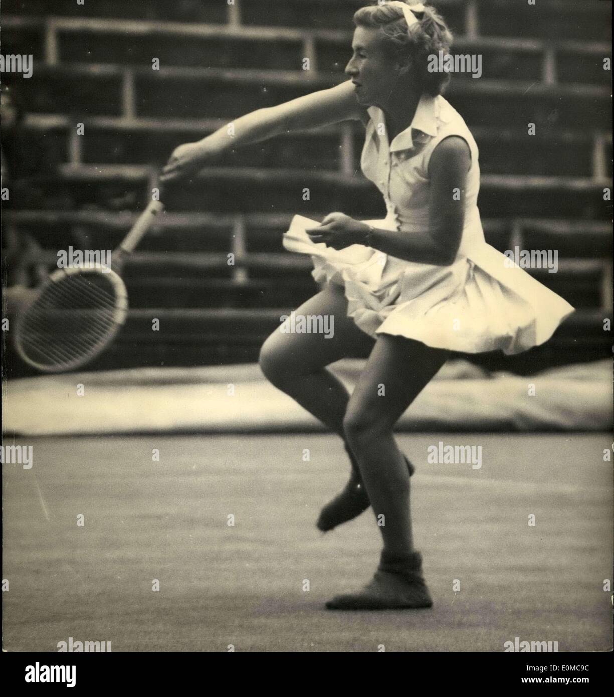 Jun. 12, 1954 - ''Little Mo'' in action. Miss Maureen (''Little Mo ...