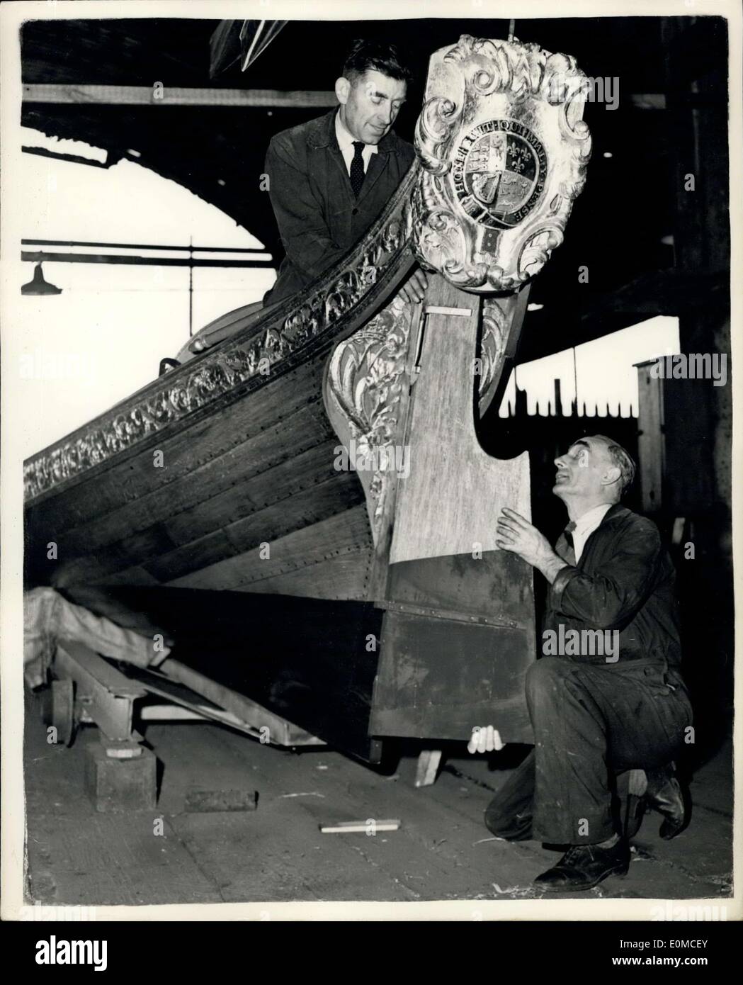 Royal barge museum hi-res stock photography and images - Alamy