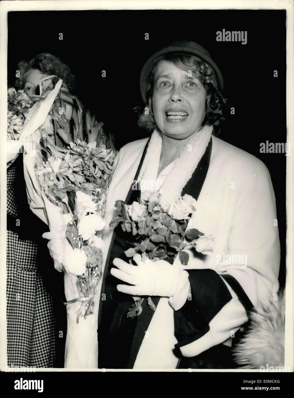 Oct. 08, 1954 - Those Famous Legs Arrive In London. Mistinguett ...
