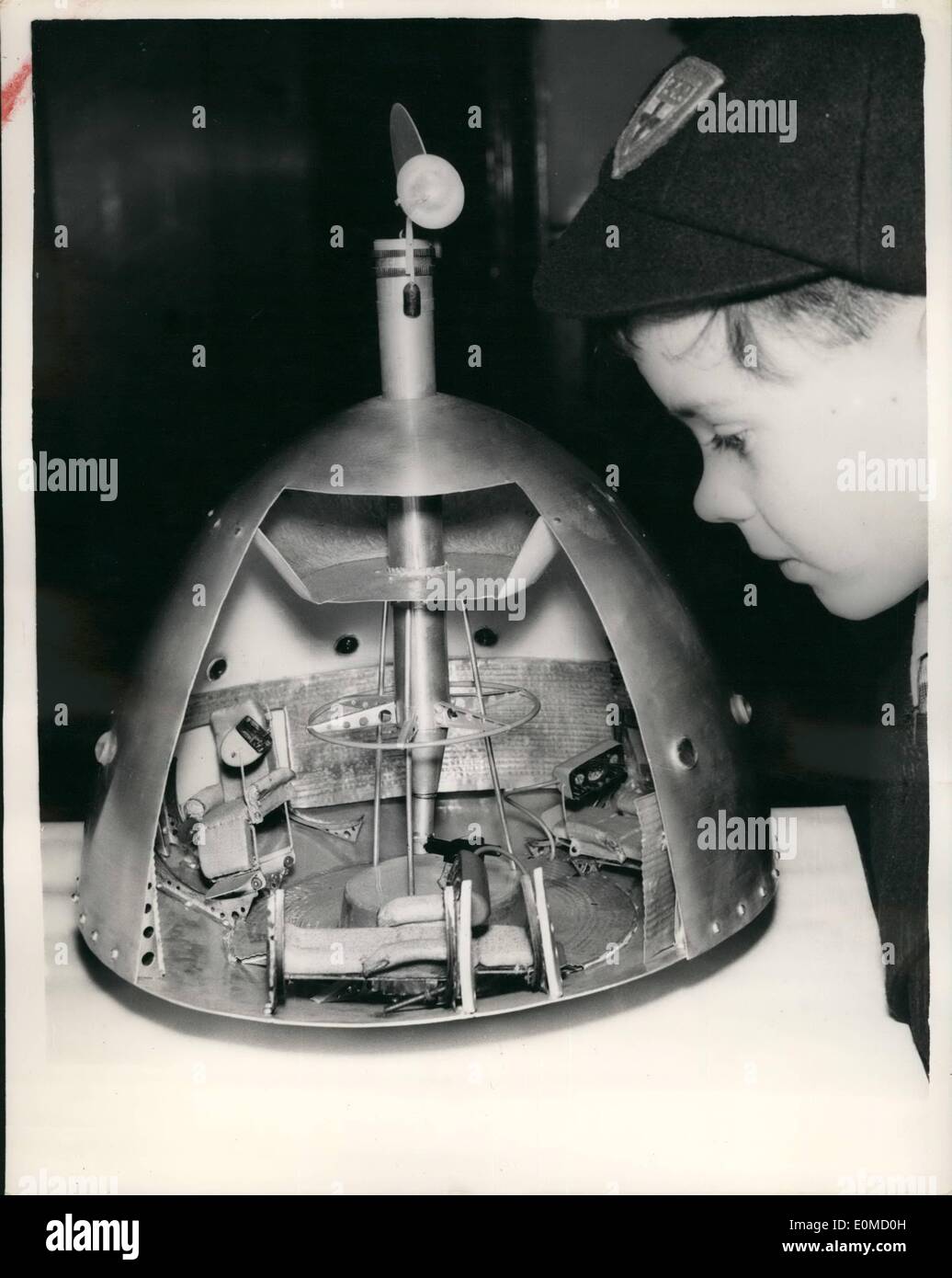 Oct. 10, 1954 - Youngsters get a Peep into the future. Interplanetary ...