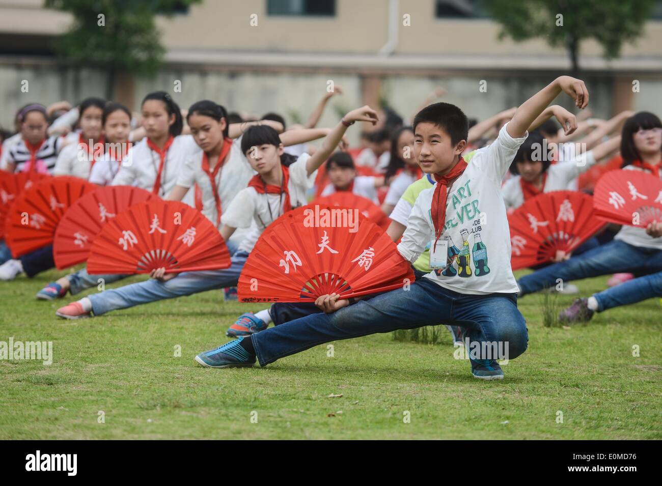 Chinese martial arts fan hi-res stock photography and images - Alamy
