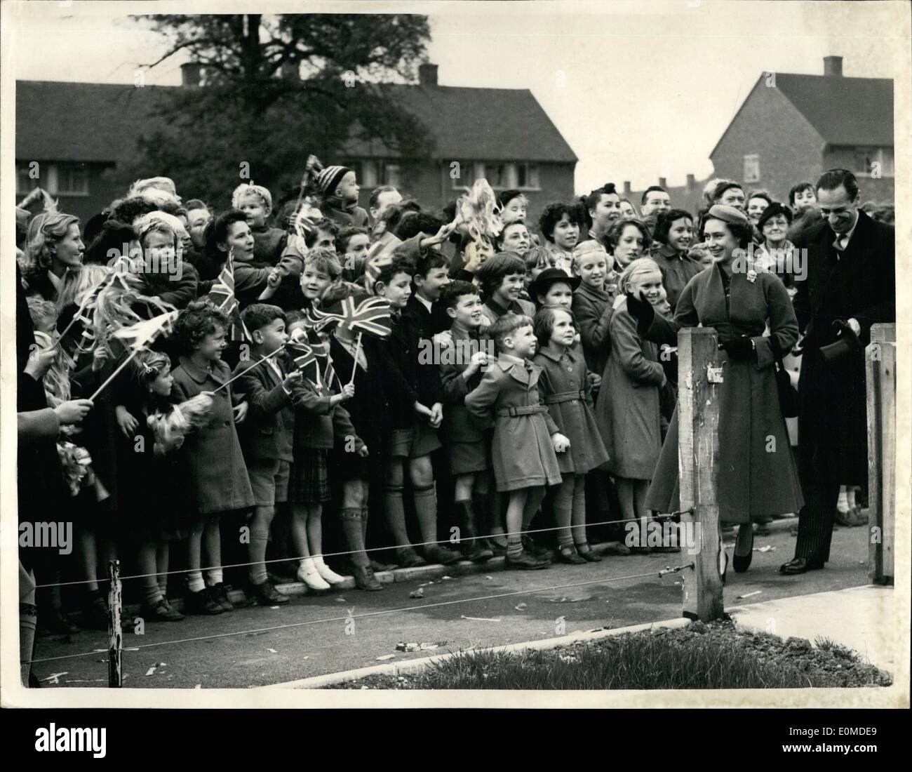 Oct. 10, 1954 - Princes Margaret tours housing estate: H.R.H. Princess ...