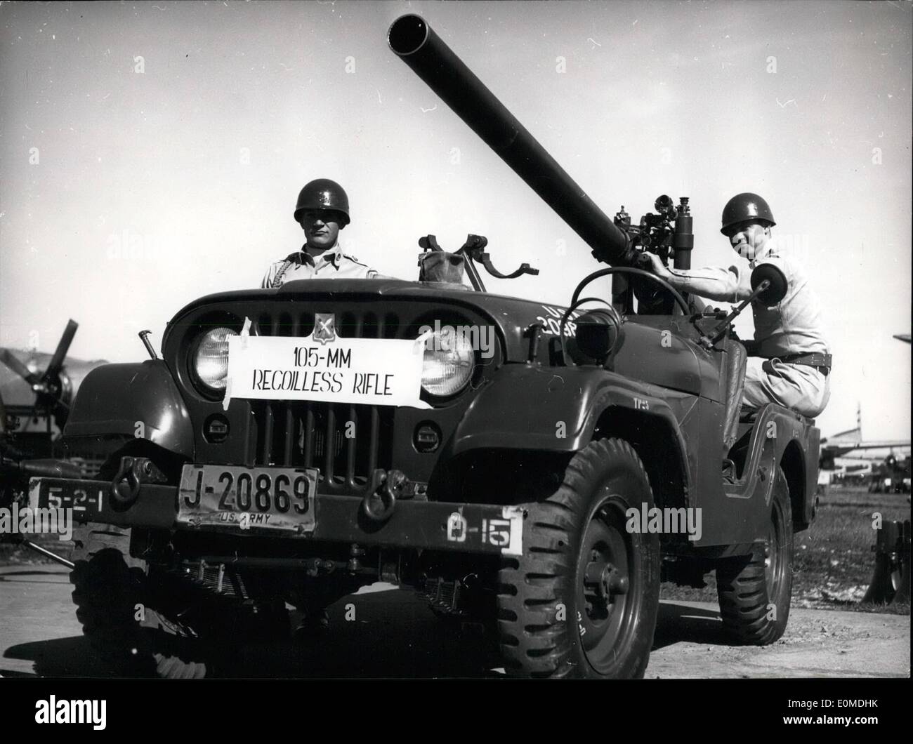 Fixed gun hi-res stock photography and images - Alamy