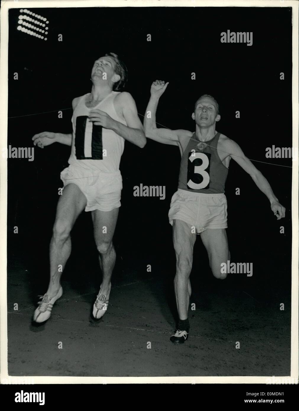 Oct 10 1954 chataway beats kuts in 5 hi-res stock photography and ...