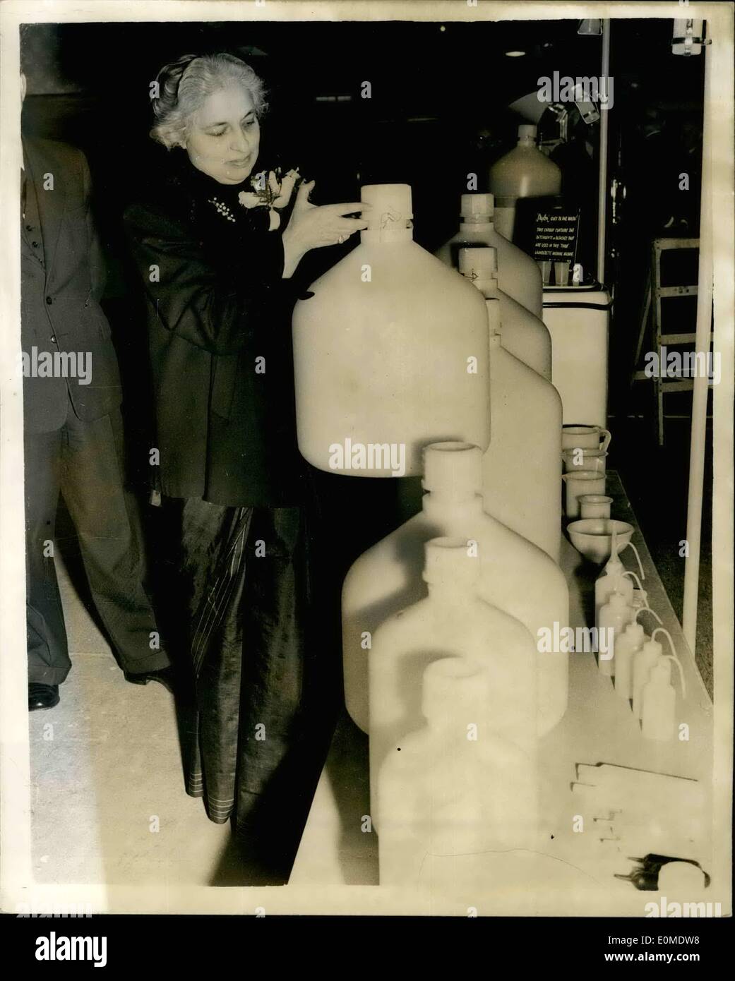 Mrs vijaya lakshmi pandit hi-res stock photography and images - Alamy