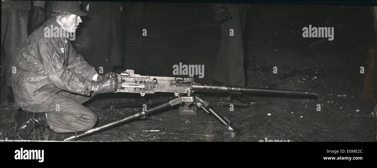 Elephant machine gun hi-res stock photography and images - Alamy