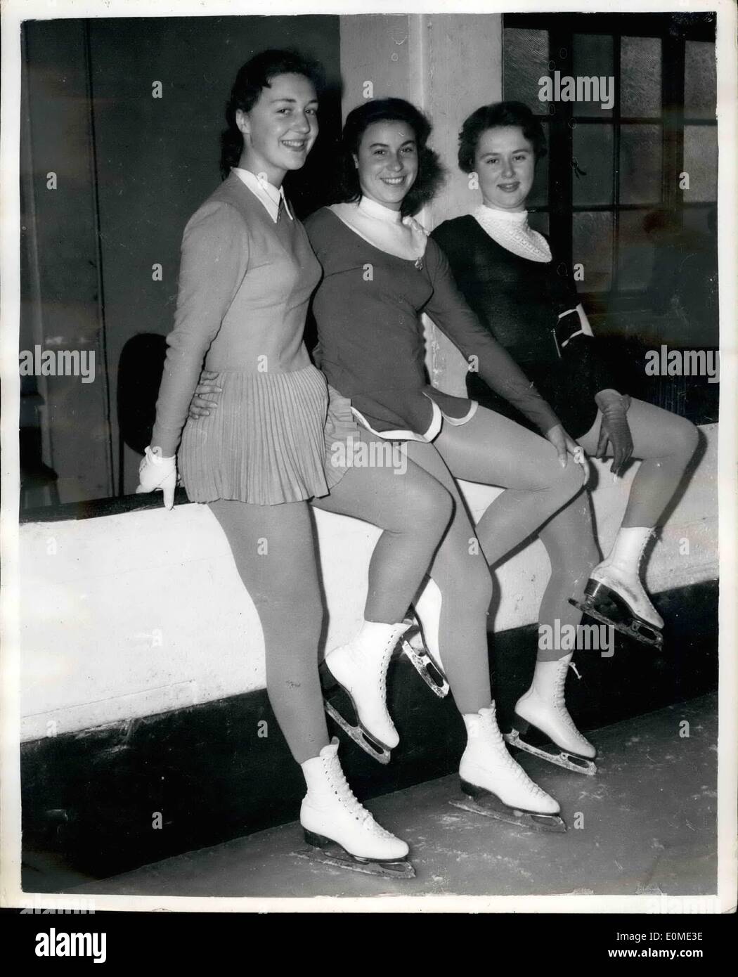 R ice skating rink hi-res stock photography and images - Alamy