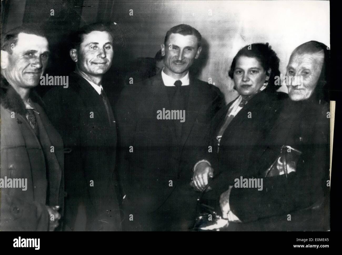 Nov. 11, 1954 - Domonici Trial Opens At Digne: The family of Gustave ...